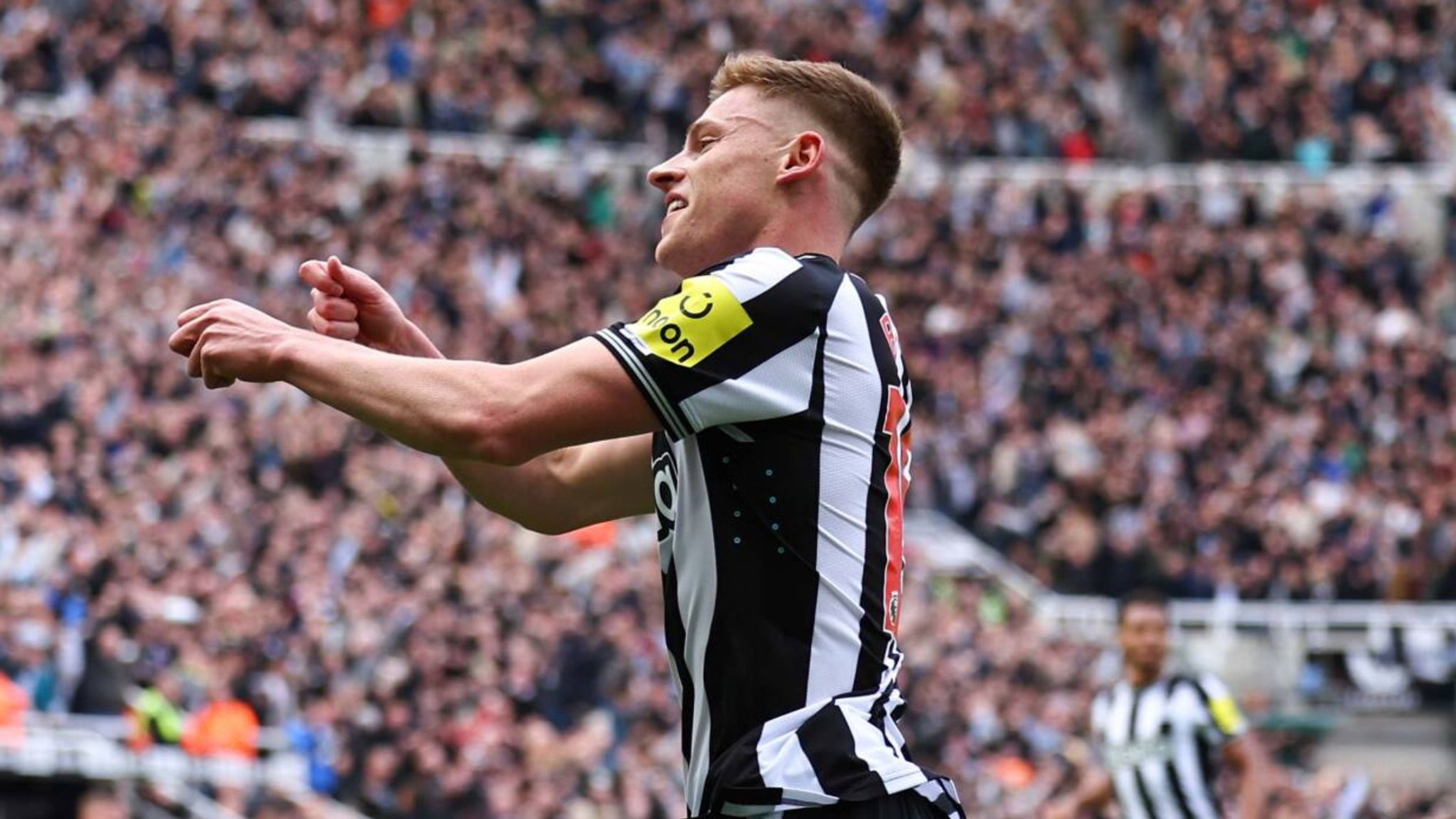 Newcastle 4-3 West Ham: Harvey Barnes sparks injury-ravaged Toon to ...