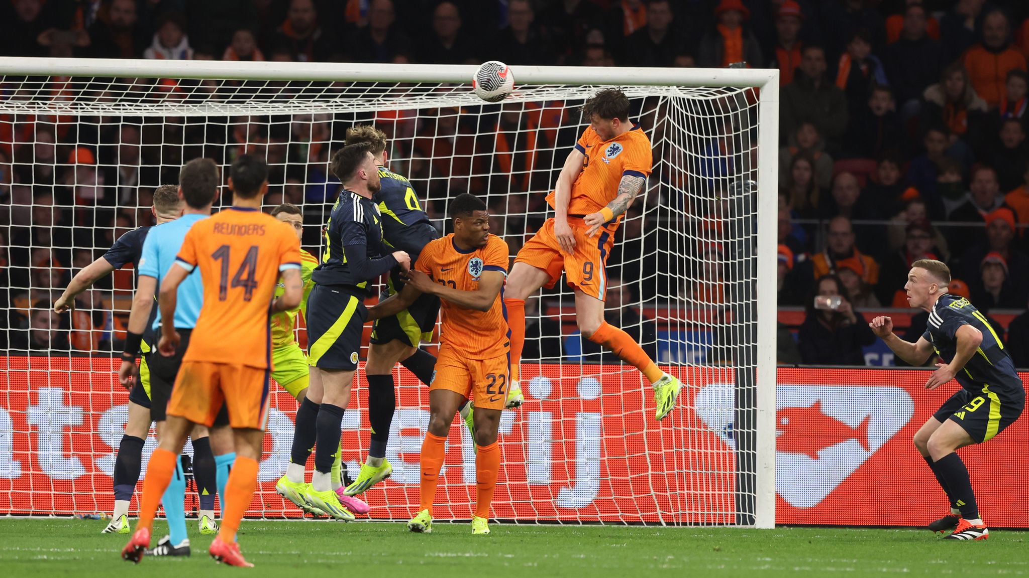 Netherlands 4 - 0 Scotland - Match Report & Highlights