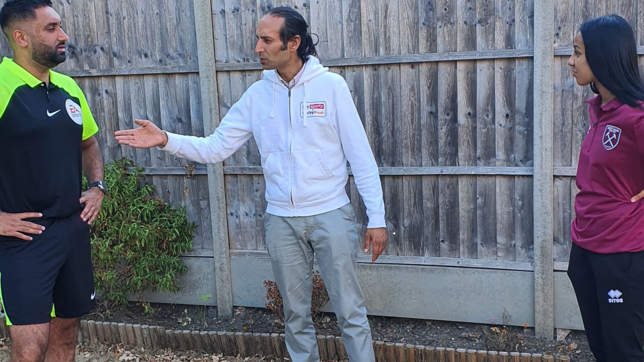 South Asians in Football Weekly: Mariam Mahmood and Simran Jhamat ...