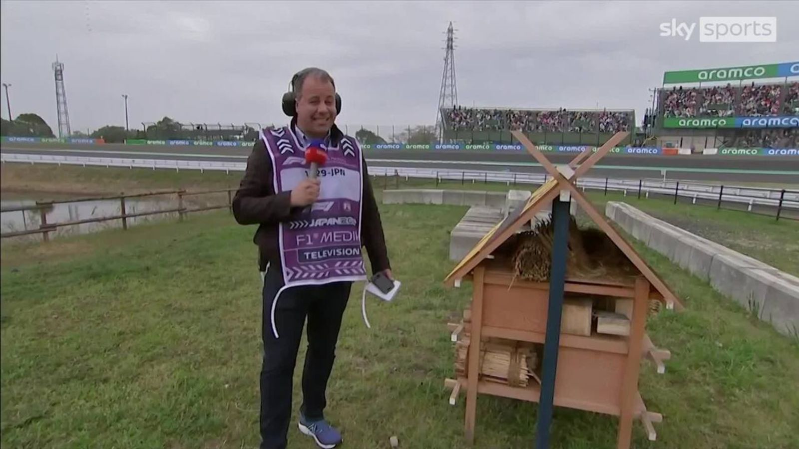 Successful bee hotels! Ted Kravitz visits Sebastian Vettel's 'Buzzin ...