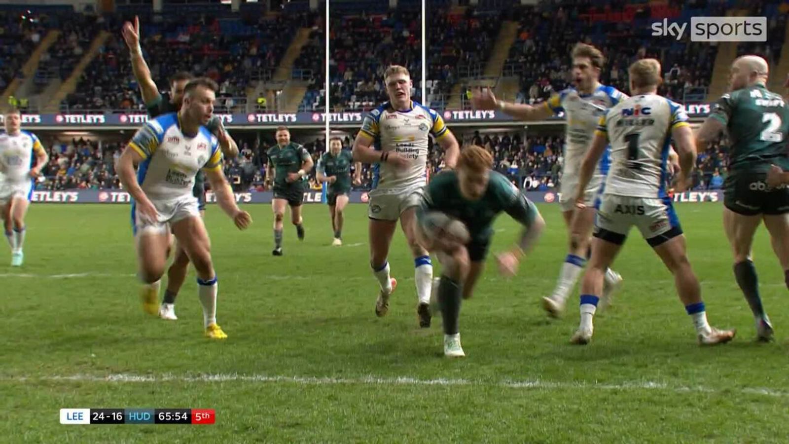 Harvey Livett finishes off magnificent move for Huddersfield Giants ...
