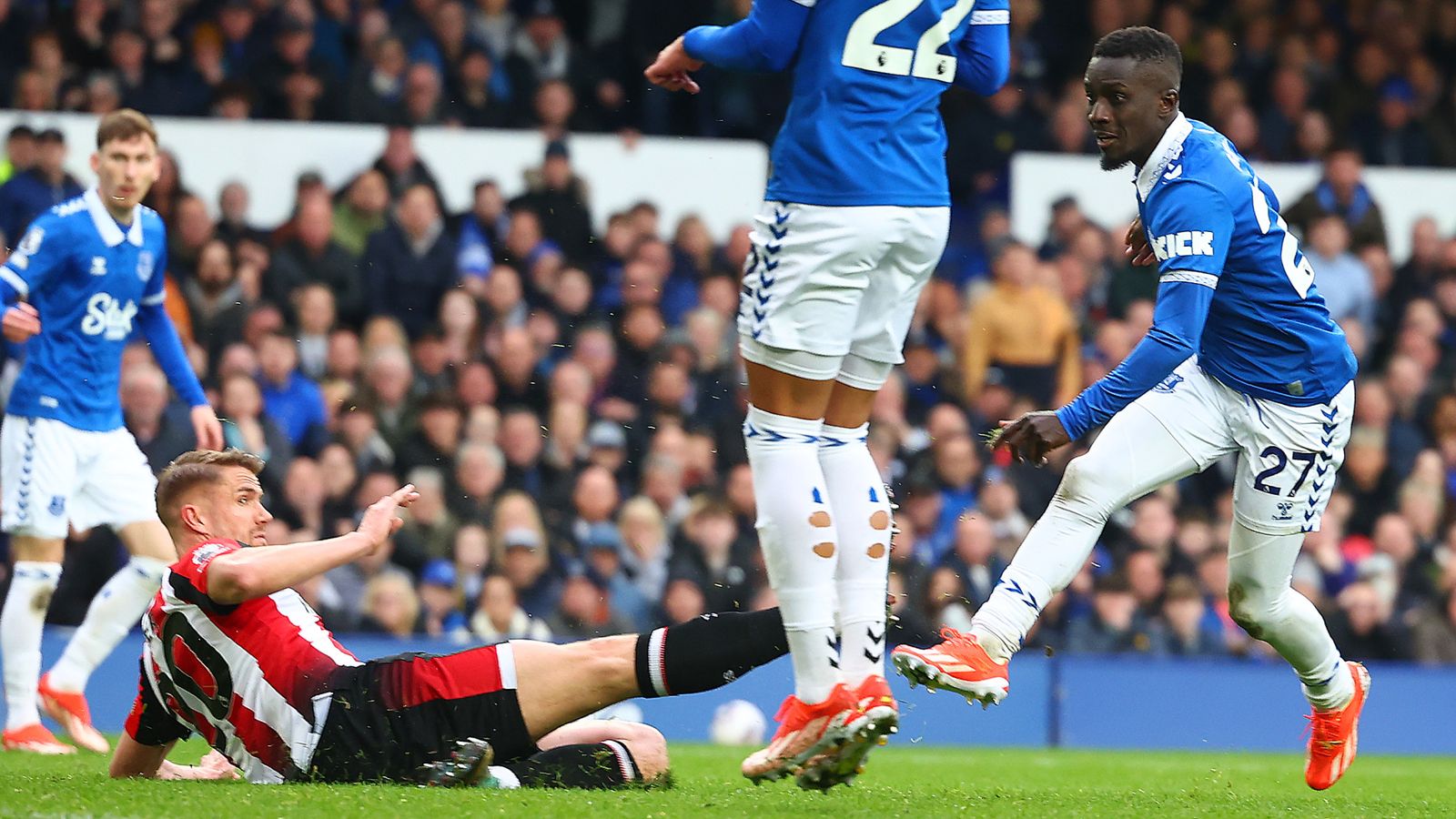 Everton 1 - 0 Brentford - Match Report & Highlights