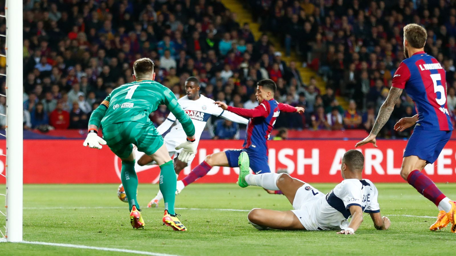 Barcelona 1 - 4 PSG - Match Report & Highlights