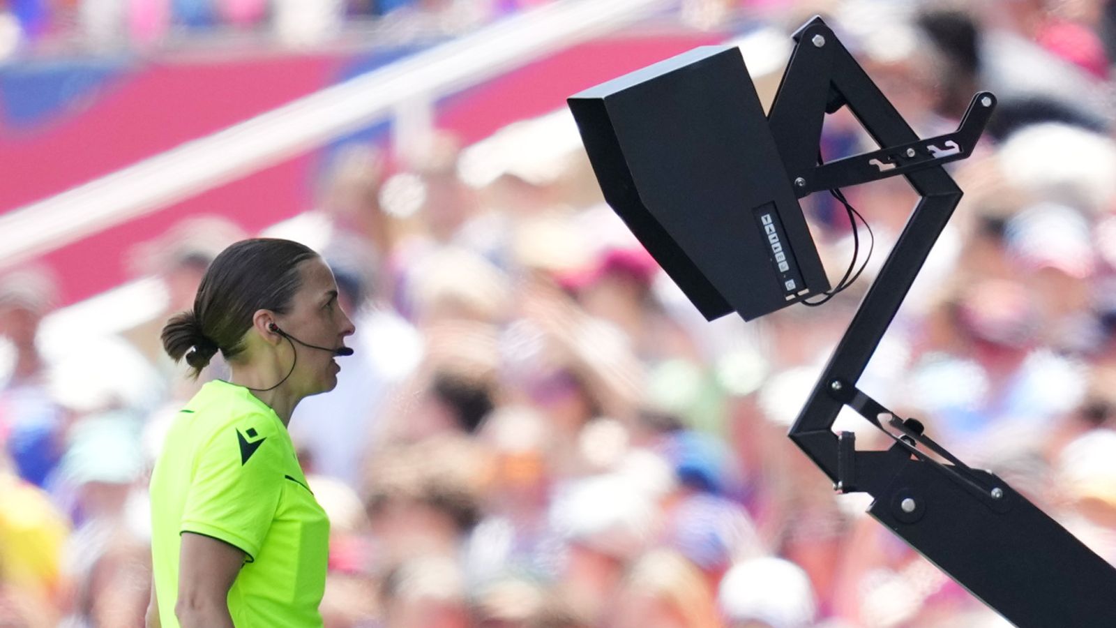 Barcelona Women 0-1 Chelsea Women: Erin Cuthbert's strike inflicts ...