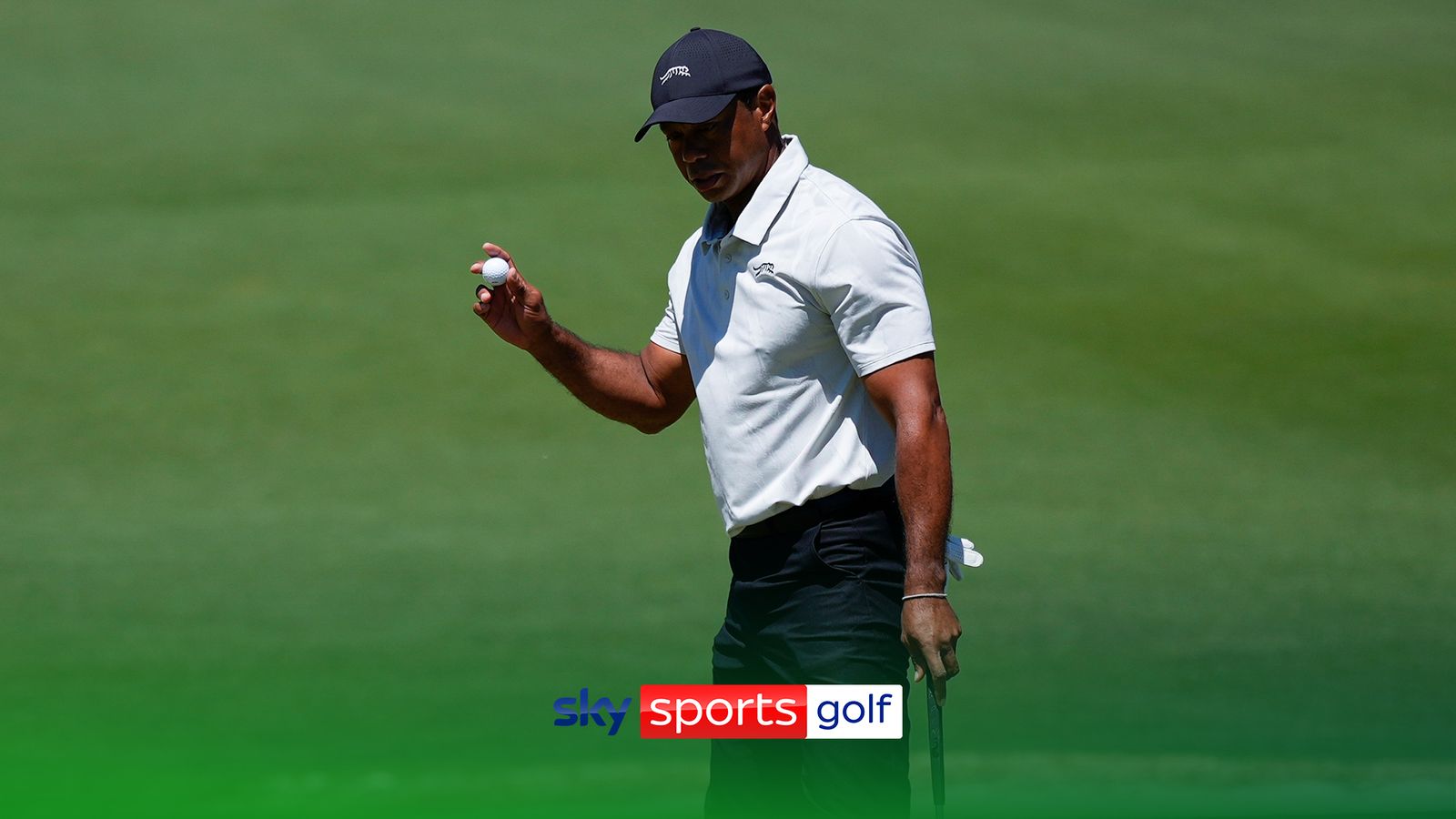 Tiger Woods sends Augusta crowd wild with brilliant long range putt ...