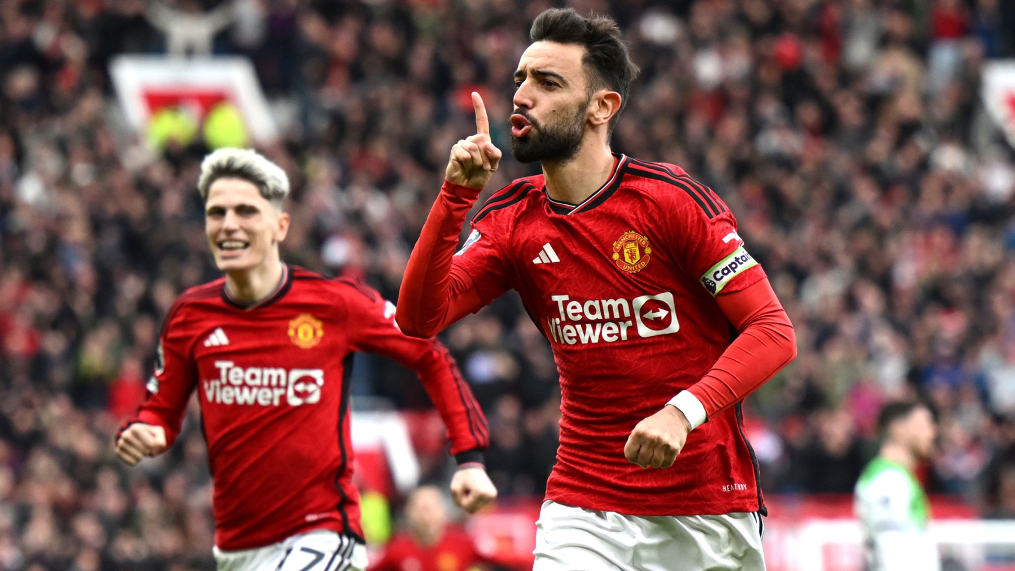 Man Utd 2-2 Liverpool: Bruno Fernandes scores 50-yard stunner as ...