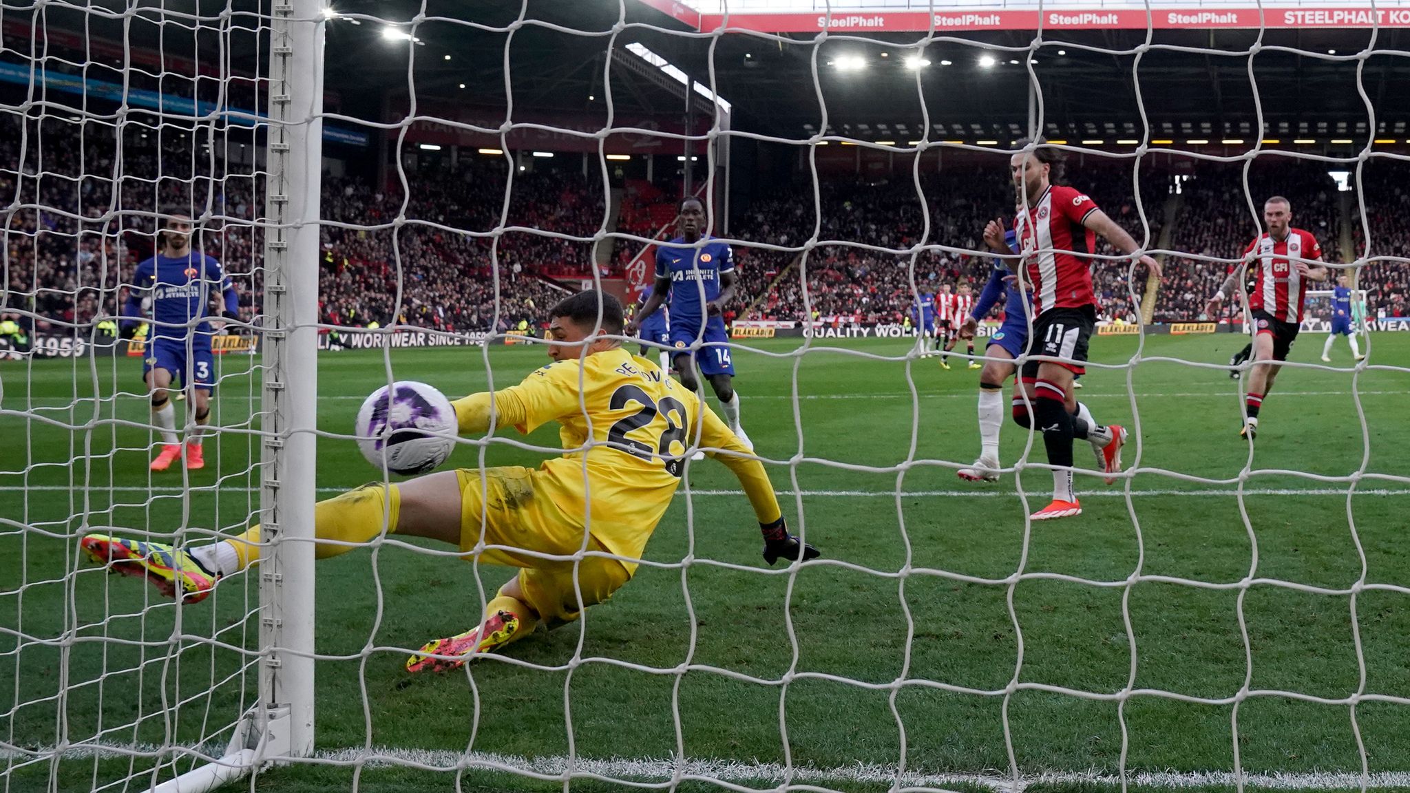Sheffield United 2-2 Chelsea: Oli McBurnie's stoppage-time goal rescues ...