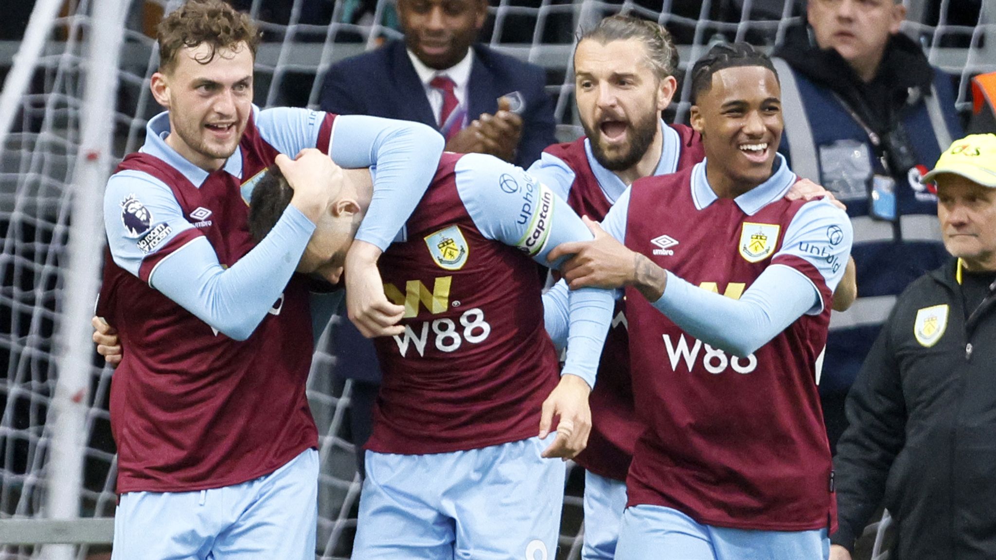 Burnley 1-1 Brighton: Aro Muric's shocking error costs Clarets in ...