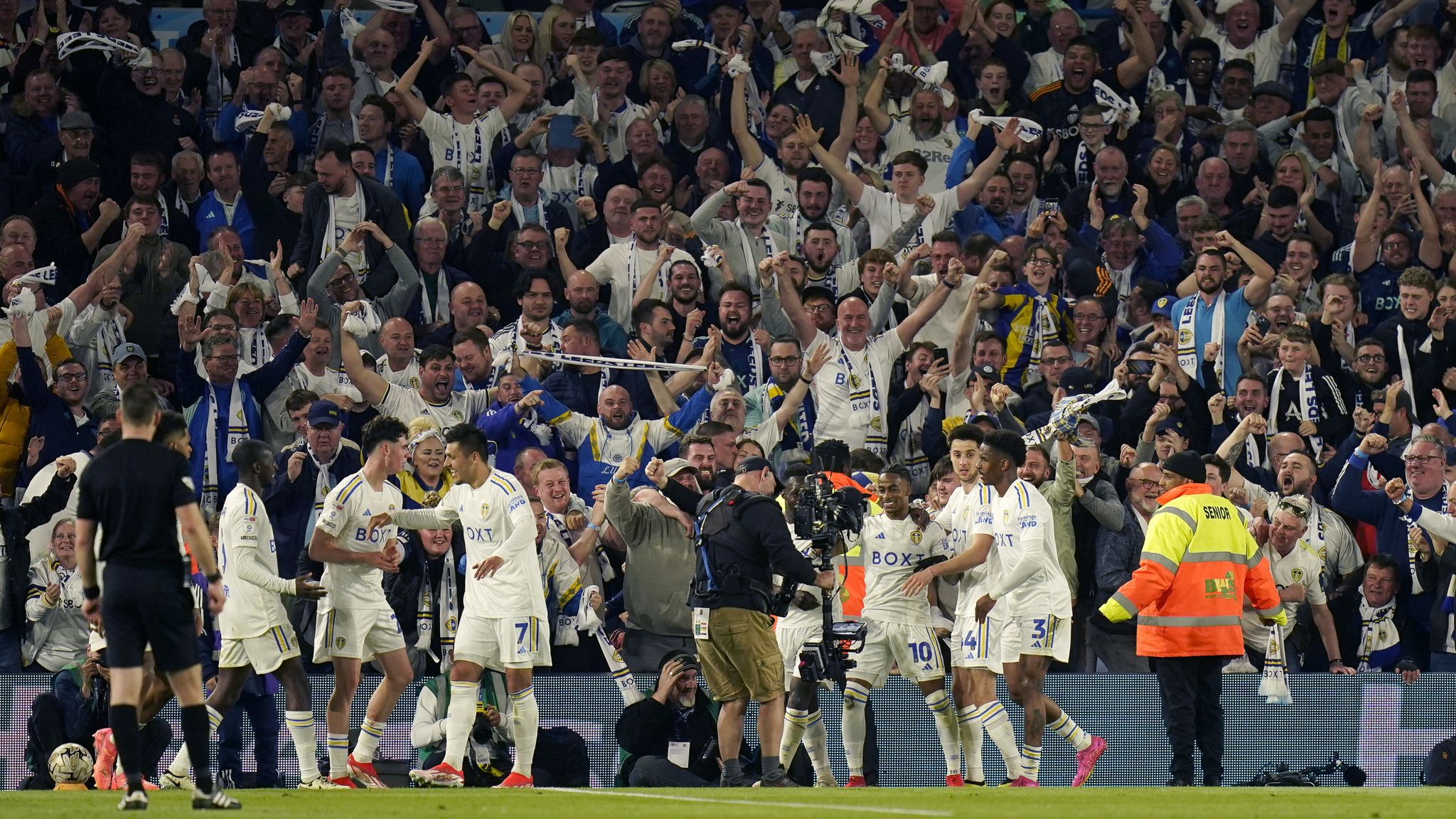 Leeds United 4-0 Norwich City (Agg 4-0): Daniel Farke's side hammer ...