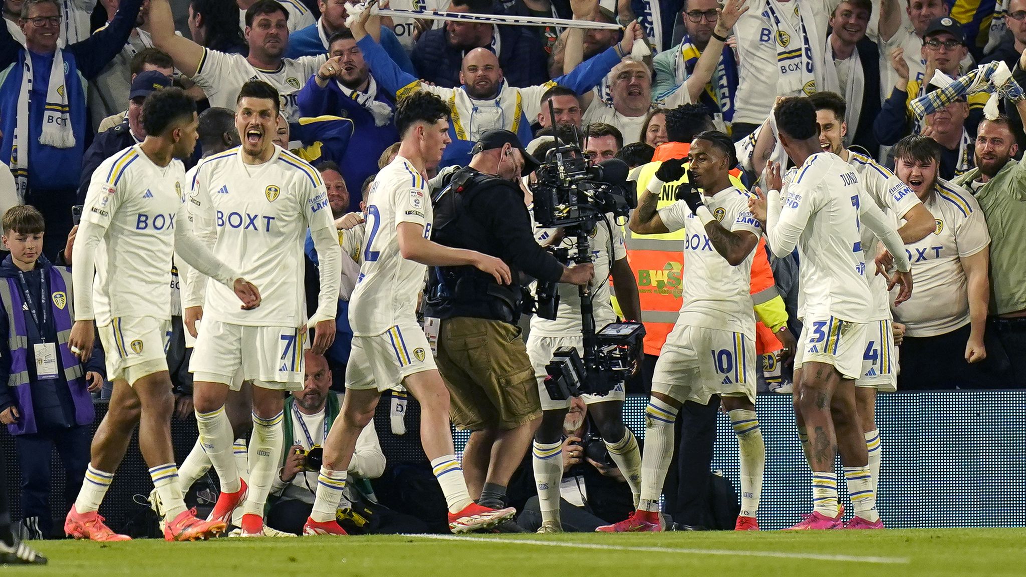 Leeds United 4-0 Norwich City (Agg 4-0): Daniel Farke's side hammer ...