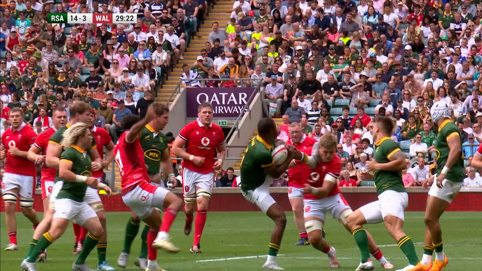 Aphelele Fassi sent to sin-bin for high boot on Taine Plumtree | Rugby ...