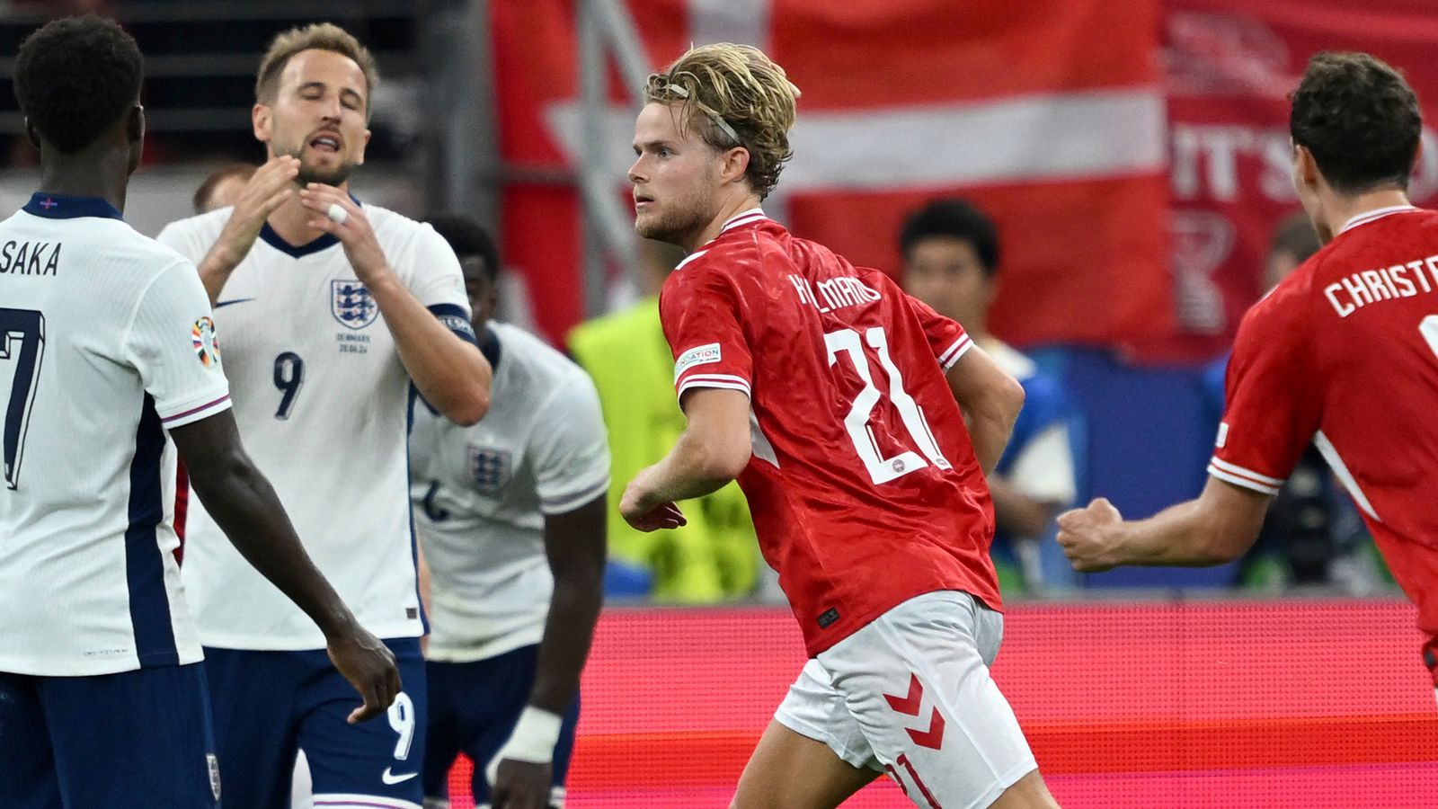 Harry Kane struggles and Trent Alexander-Arnold experiment fails as ...