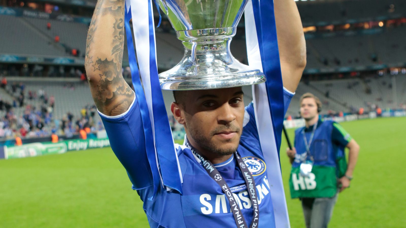 Latest football news and gossip: Former Chelsea and England defender ...