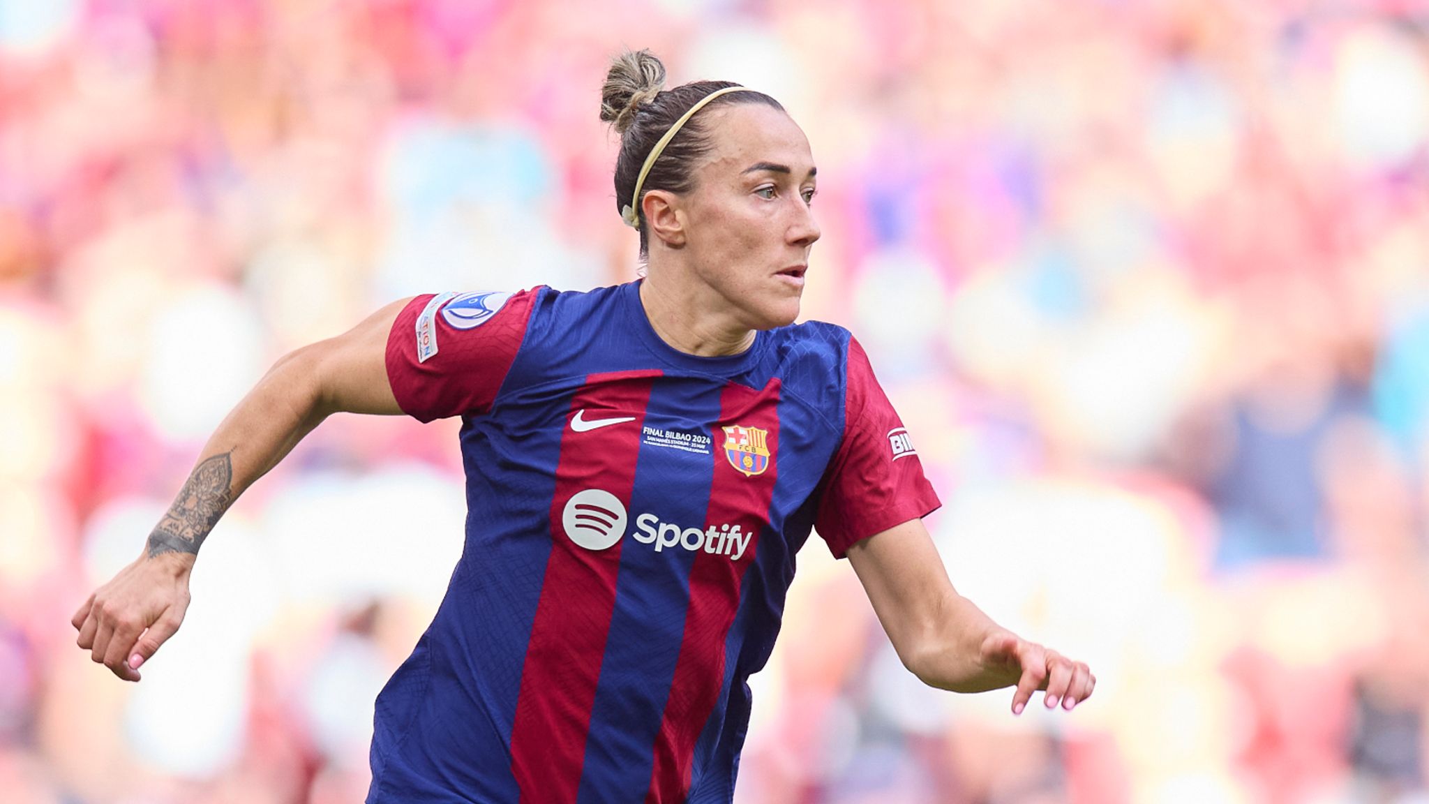 Lucy Bronze: Chelsea close in on England defender following expiration ...