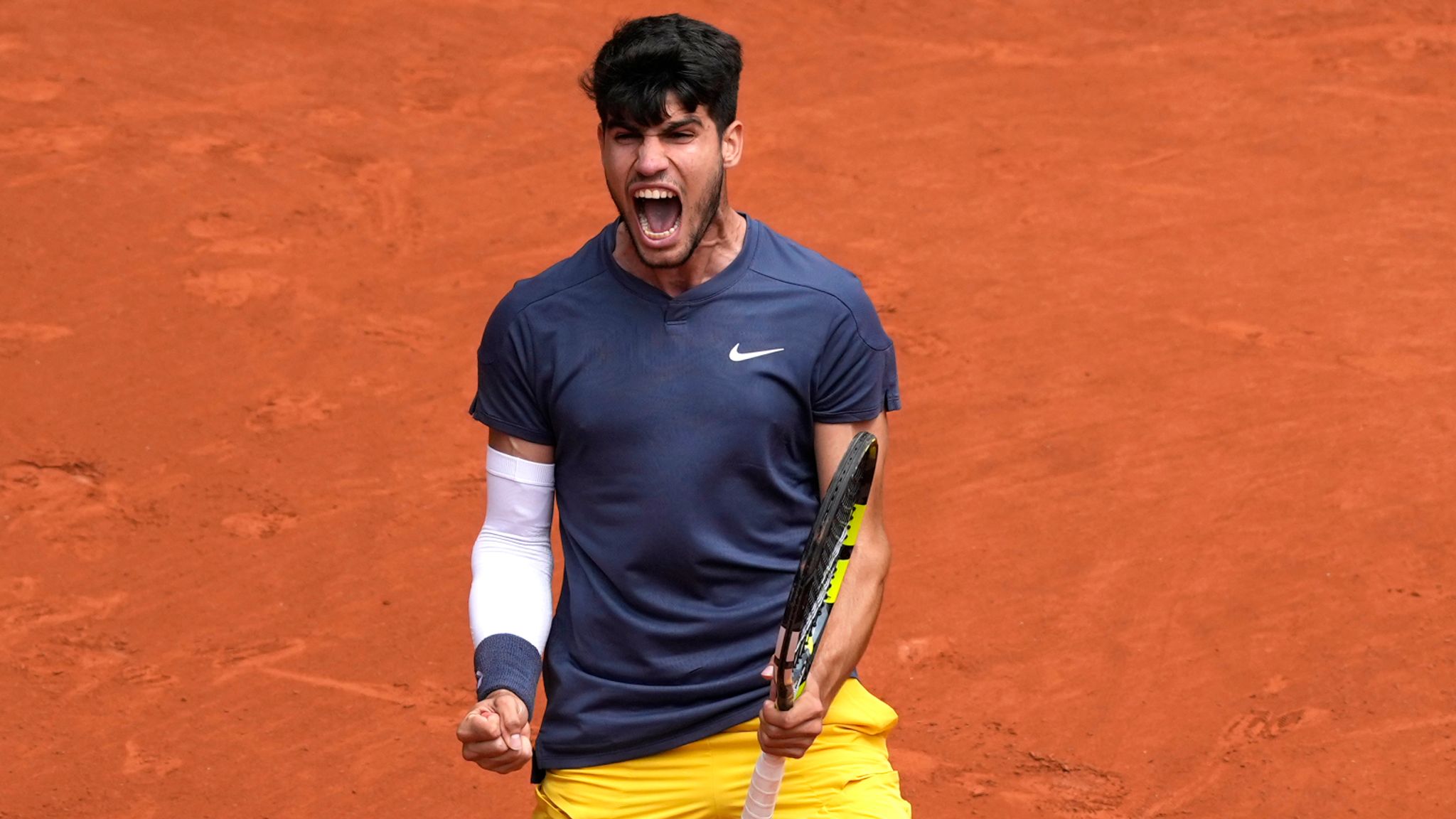 French Open: Jannik Sinner to become new world No 1 after booking semi-final with Carlos Alcaraz ...