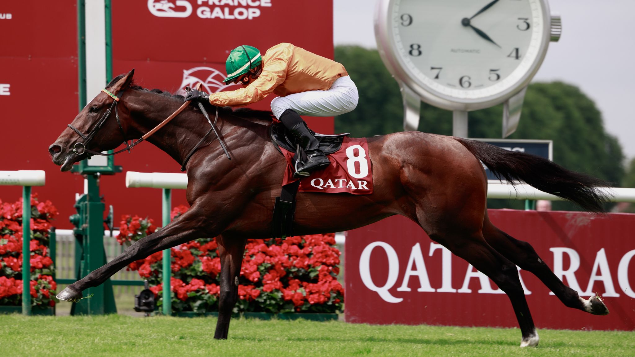 Look De Vega remains unbeaten in three seizing French Derby glory for ...
