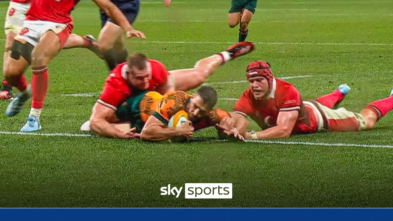 Gordon pushes Australia ahead with second | Rugby Union News | Sky Sports