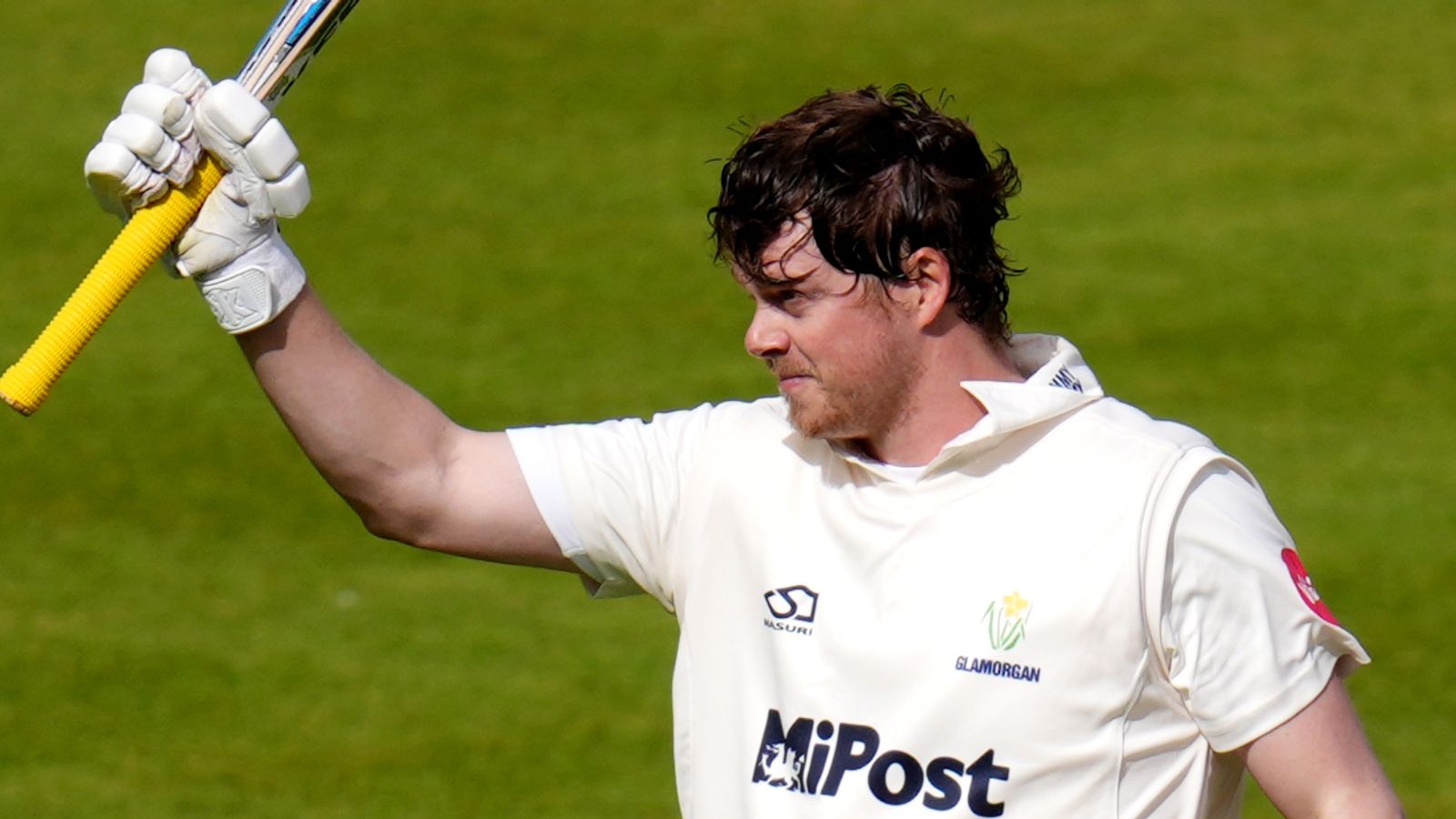 County Championship: Glamorgan miss out on record chase after epic ...