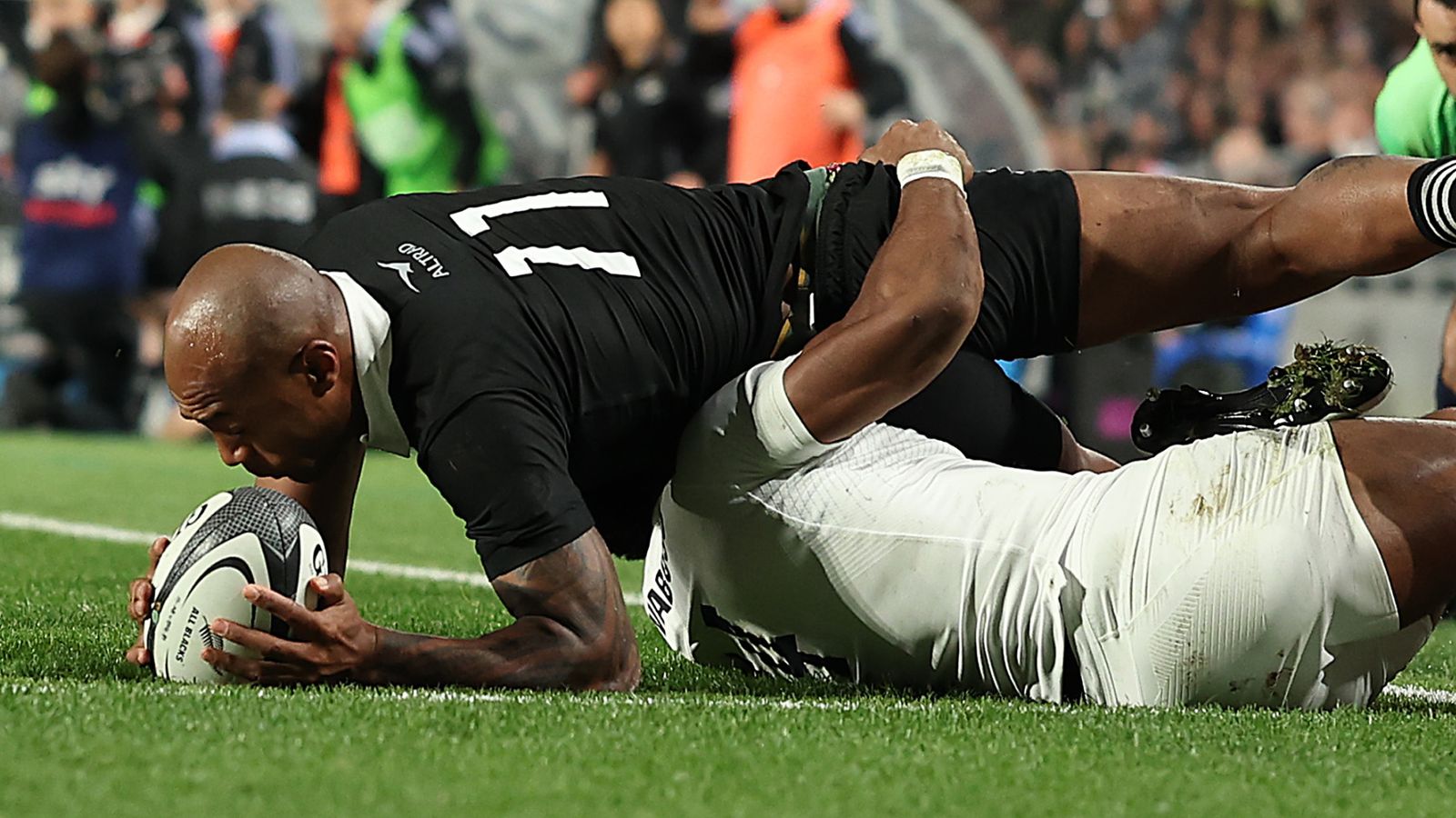 New Zealand 24-17 England: All Blacks fight from behind to clinch 2-0 ...