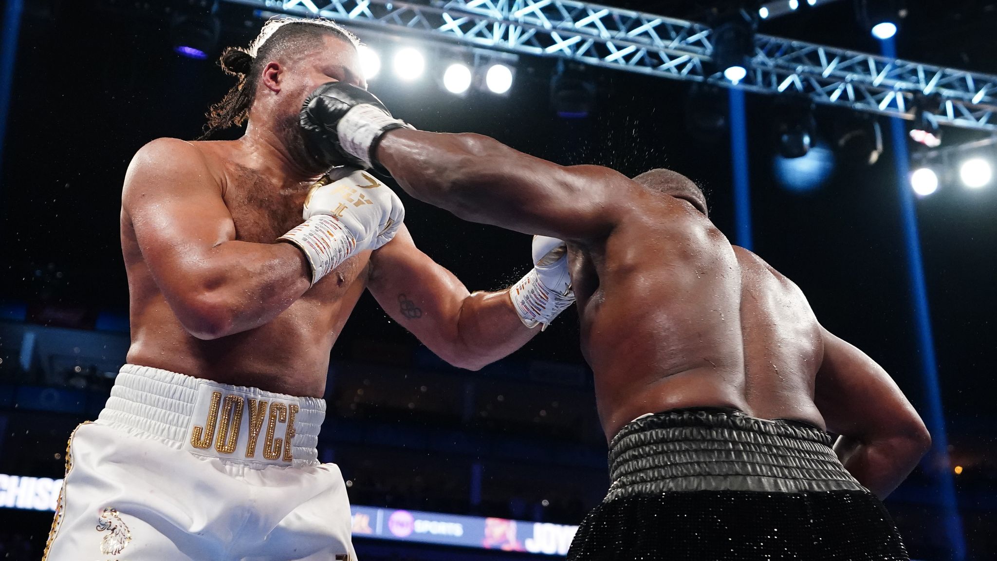Derek Chisora floors Joe Joyce to seal unanimous decision win after ...