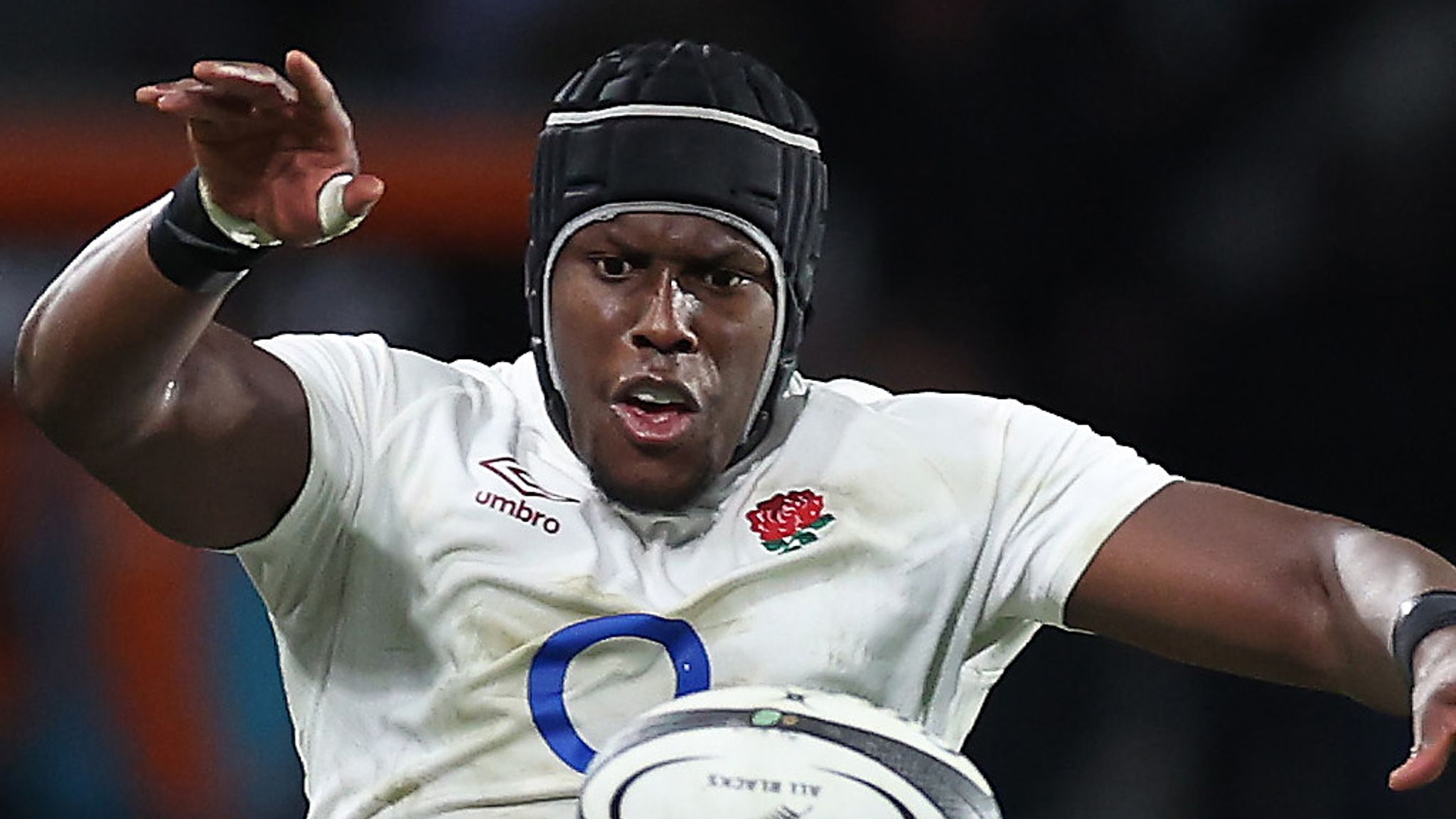 England Rugby head coach Steve Borthwick announces 17 players awarded ...