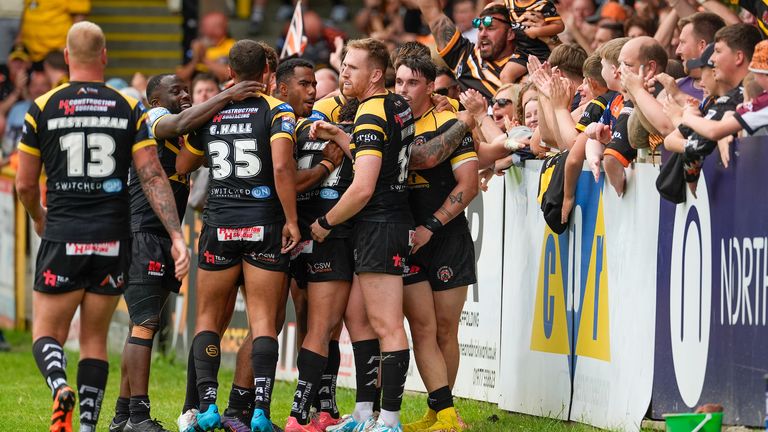 Castleford Tigers 24-18 Catalans Dragons: Hosts hold off comeback to ...