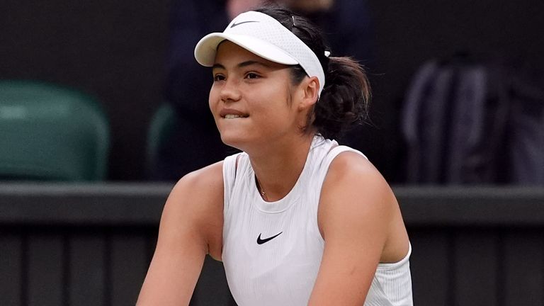 Iga Swiatek vs Emma Raducanu: British star shows staggering defence to ...