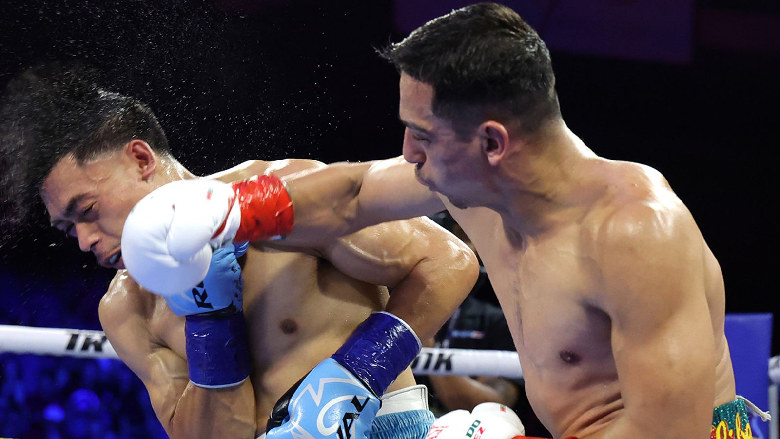 Angel Leo produces stunning knockout to beat Luis Alberto 'Venado' Lopez to IBF featherweight ...