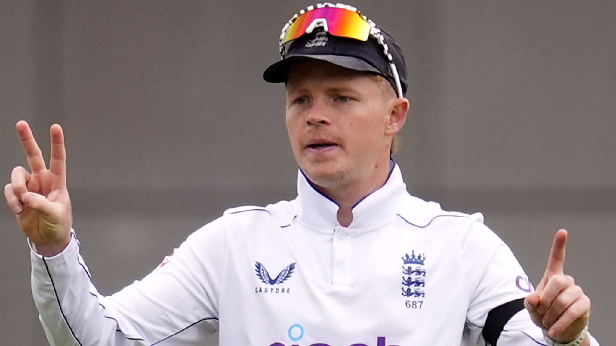 Ollie Pope: England's stand-in captain finds the balance on day one ...