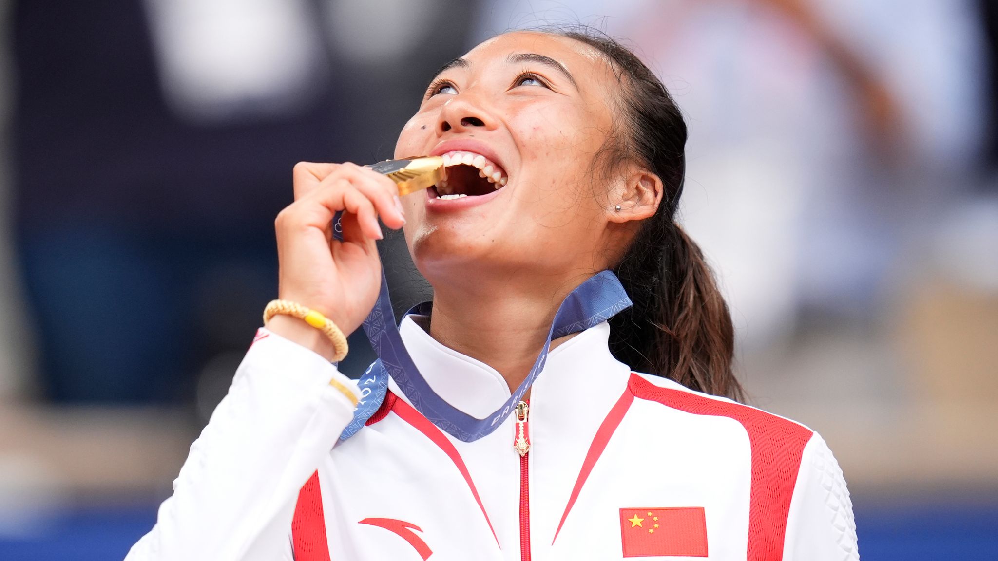 Olympics 2024: Zheng Qinwen defeats Donna Vekic to become tennis ...