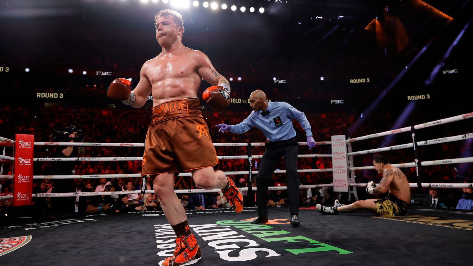 Canelo Alvarez Defends Unified Titles Against Edgar Berlanga Im The
