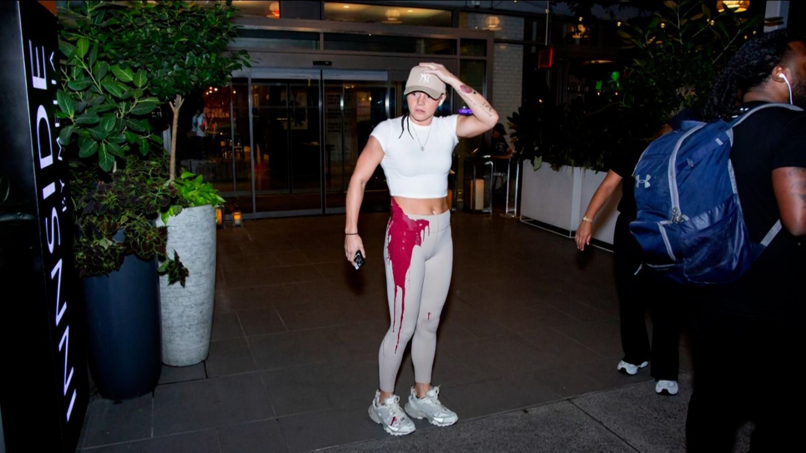 Sandy Ryan vs Mikaela Mayer: Ryan hit with can of paint before WBO ...