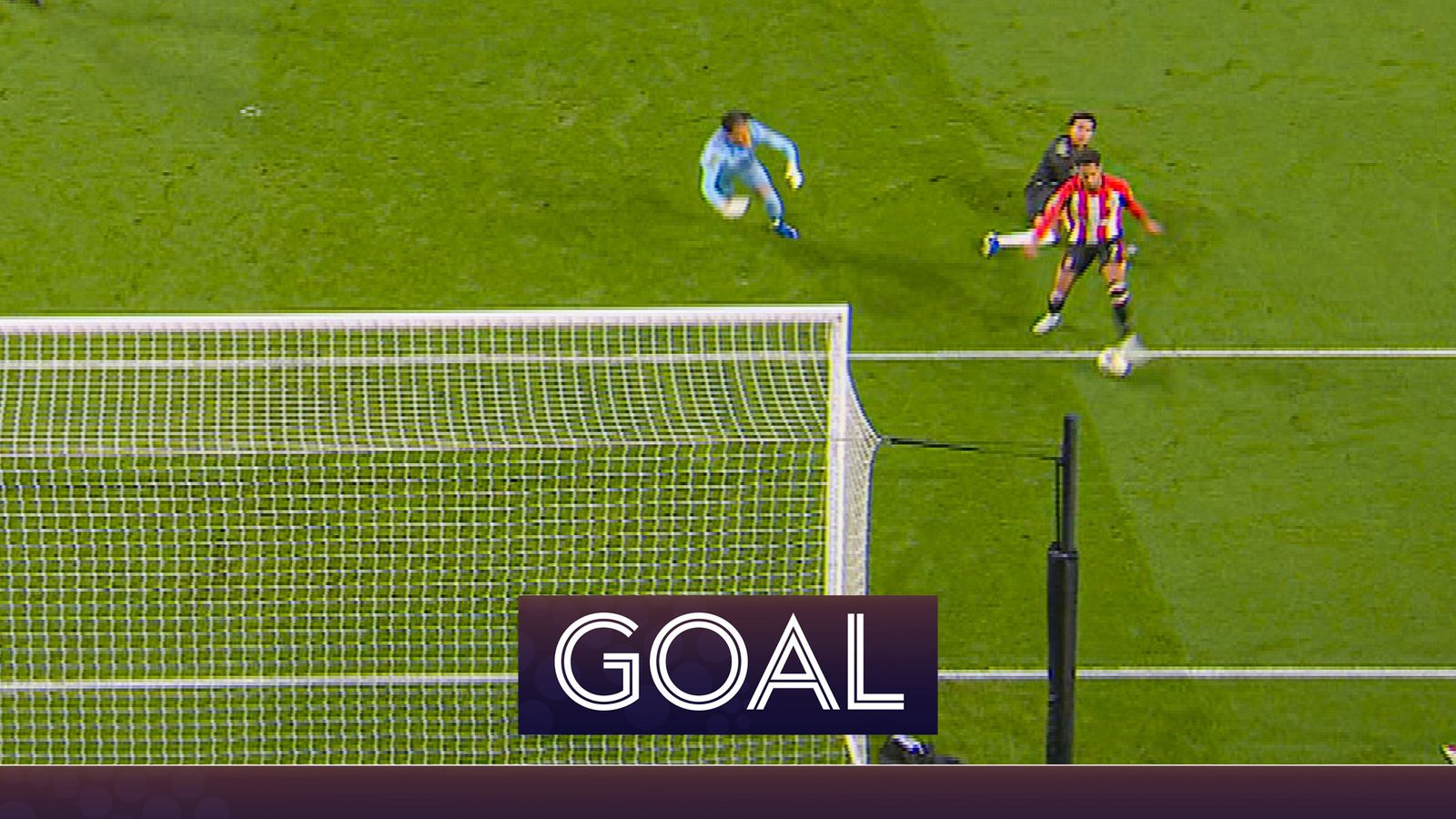 Kevin Schade takes advantage of Sheffield Wednesday's mistake to put ...