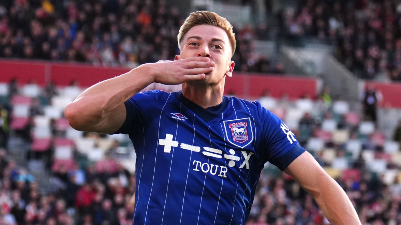 Ipswich Town's Liam Delap is wanted by Chelsea - Paper Talk | Football News | Sky Sports