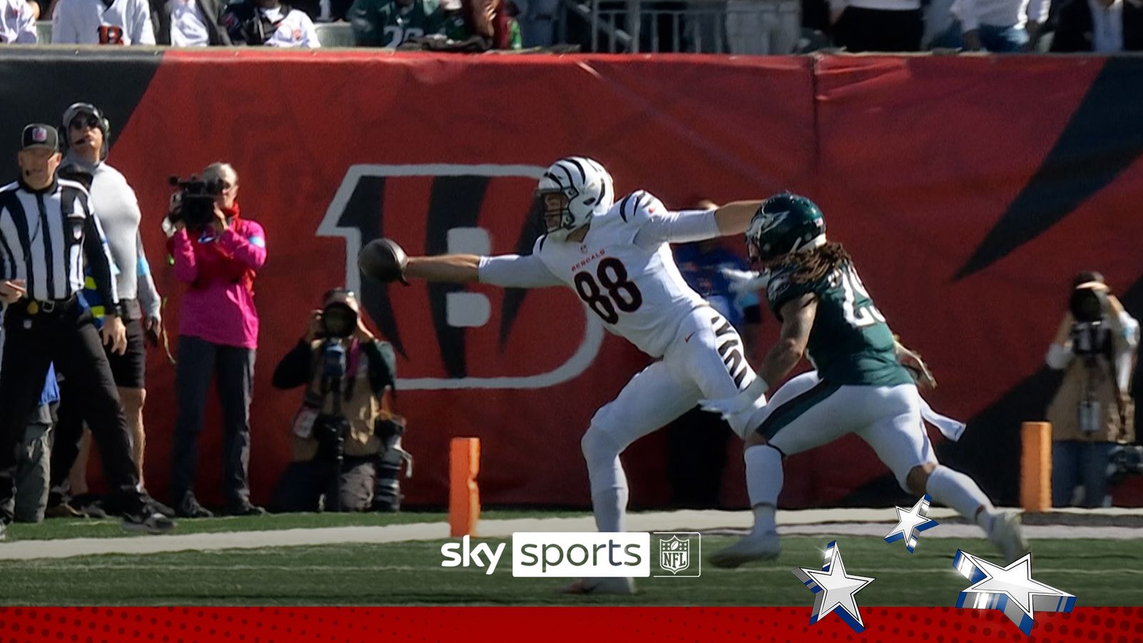 What a grab! Cincinnati Bengals' Mike Gesicki makes stunning one-handed ...