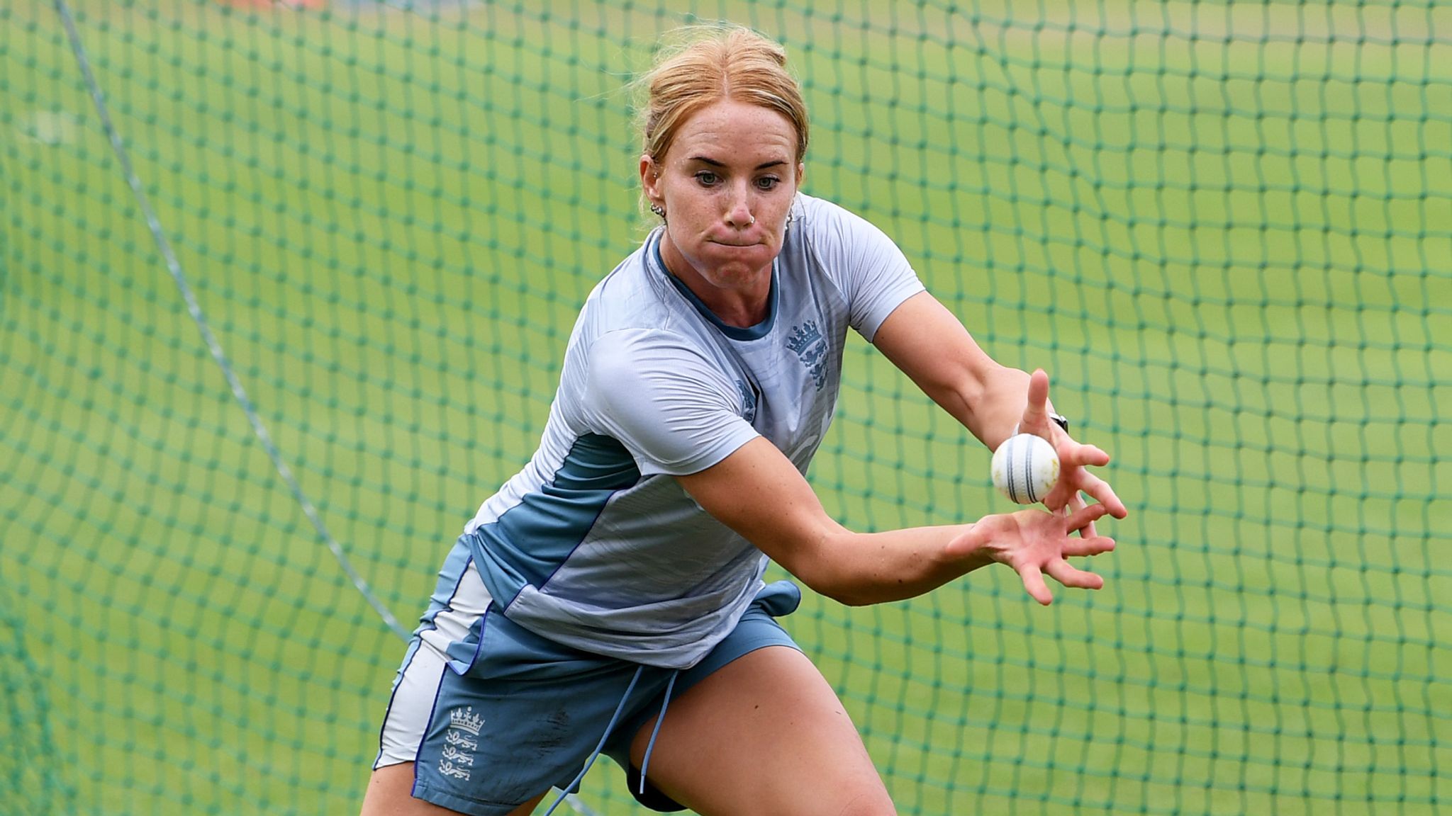 Lauren Winfield-Hill becomes first signing for revamped Yorkshire Women ...