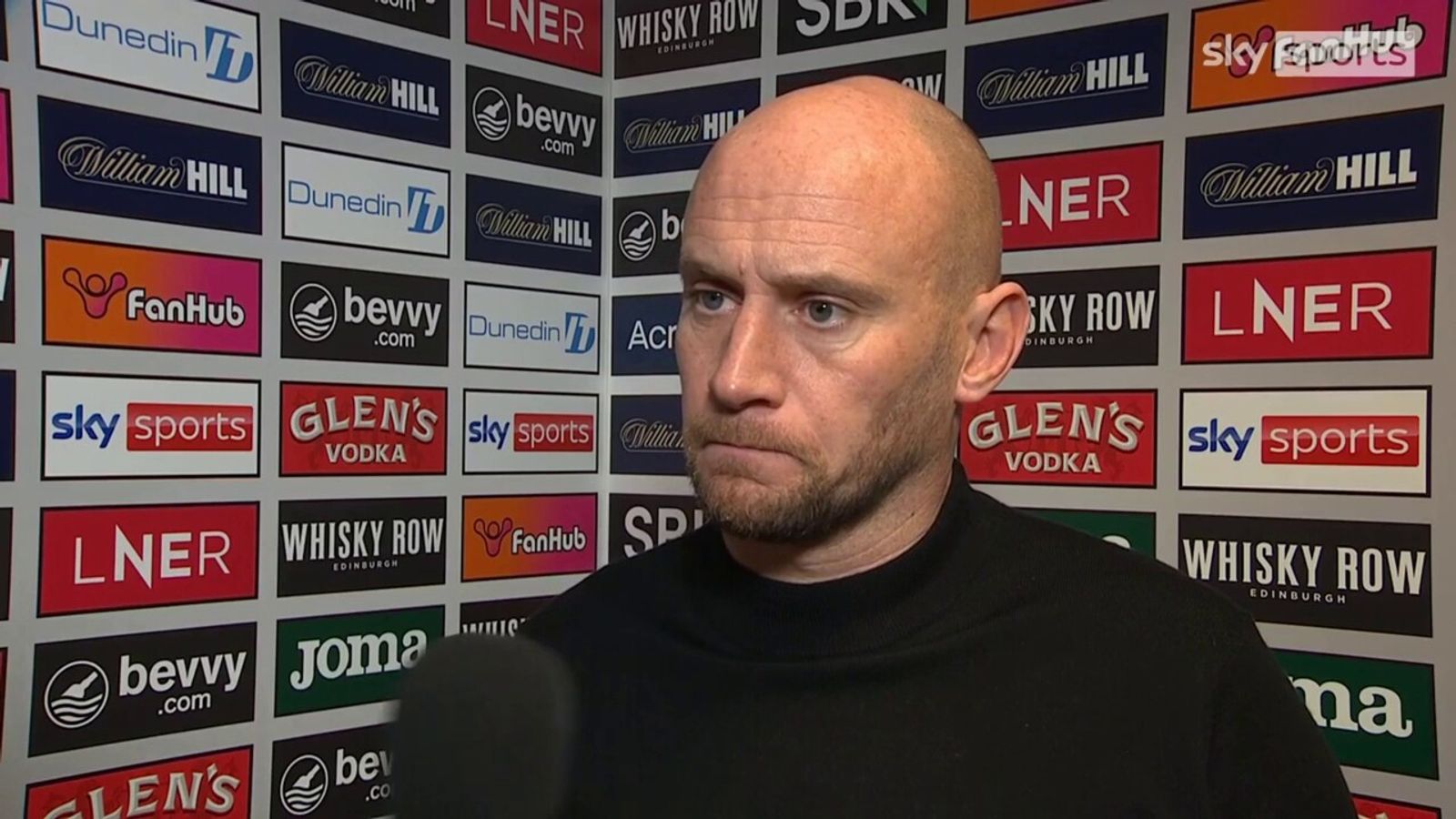 David Gray: Hibs boss reacts to 'sack the board' banner | We need you ...