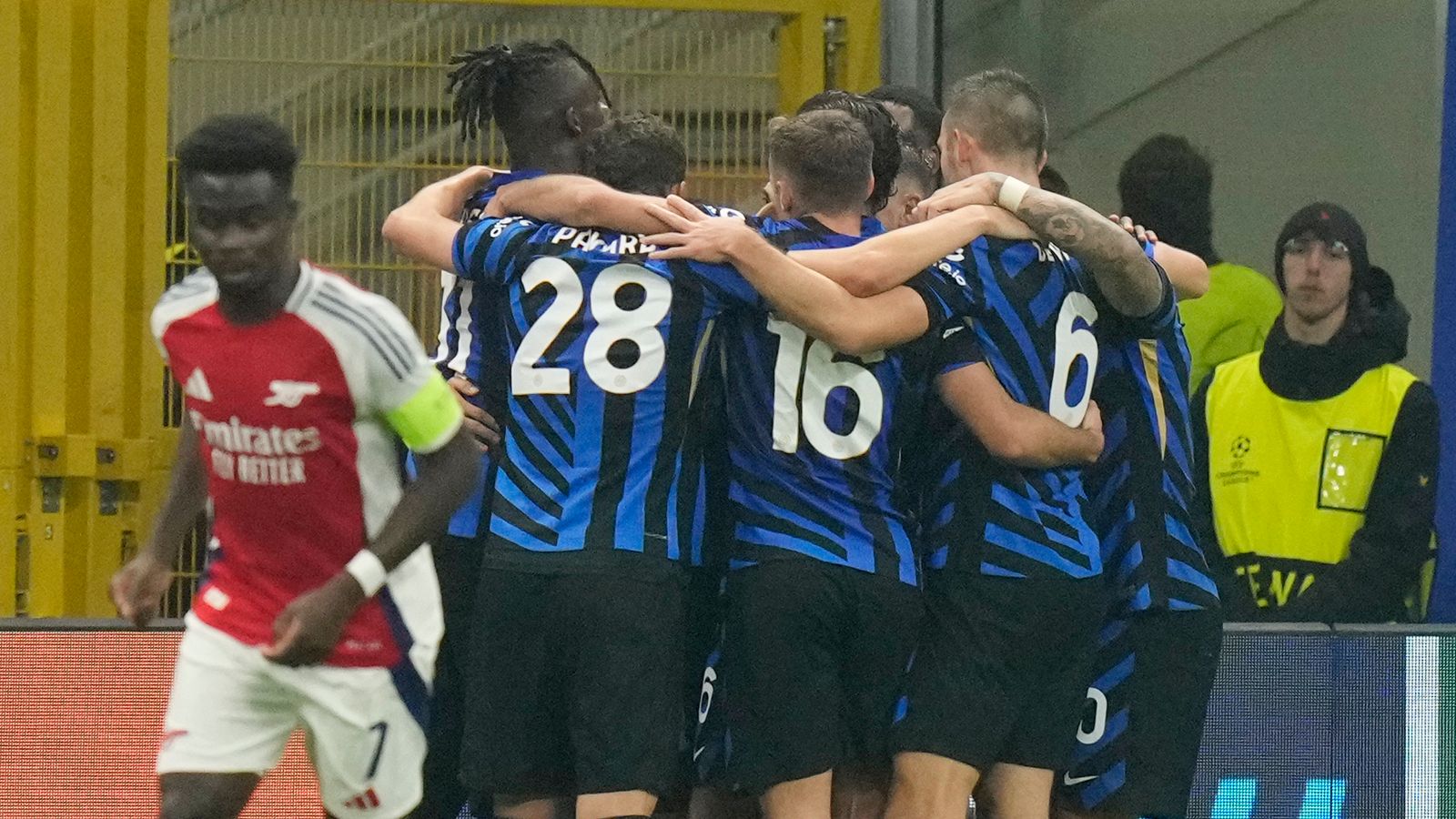 Inter 1 - 0 Arsenal - Match Report & Highlights