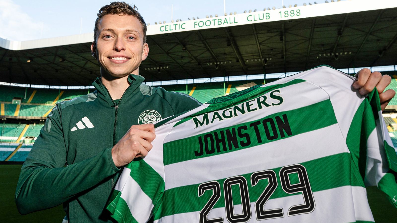 Alistair Johnston: Celtic defender signs new long-term deal | Football News | Sky Sports