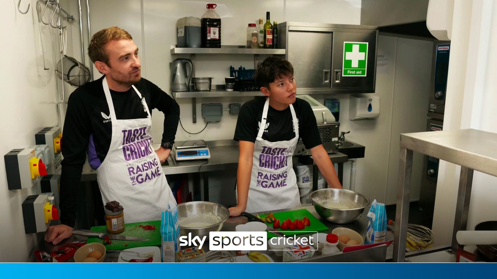 England's Issy Wong and Jamie Goodwin take on ECB's Taste of Cricket ...