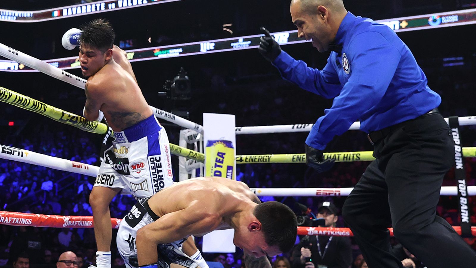 Emanuel Navarrete knocks out Oscar Valdez in sixth round of WBO super-featherweight title ...