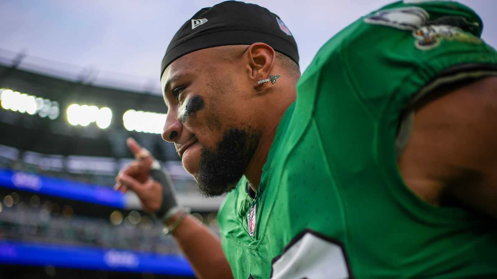 NFL results and highlights: Saquon Barkley passes 2,000 yards as ...