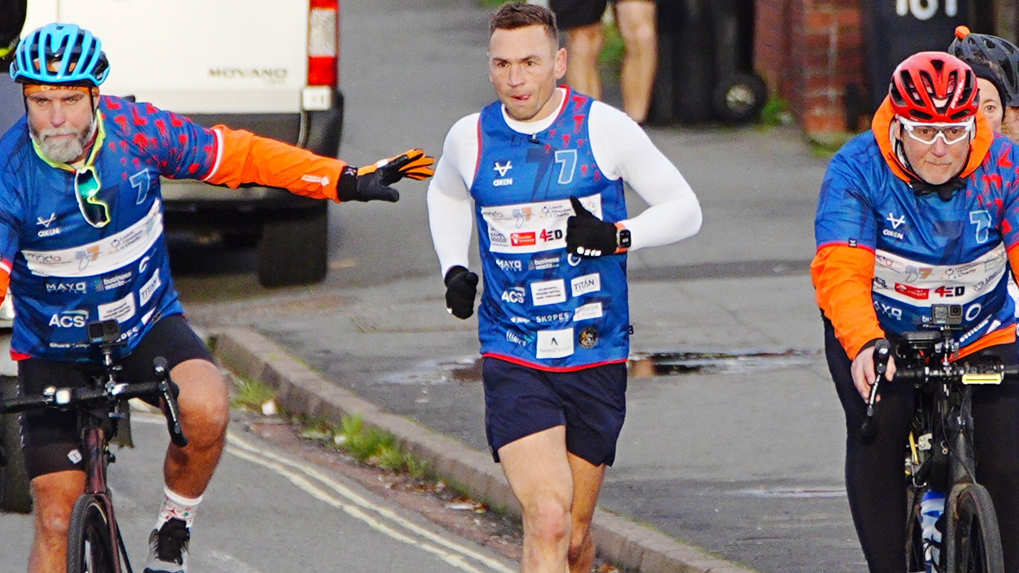 Kevin Sinfield's latest fundraiser in memory of Rob Burrow soars past £ ...