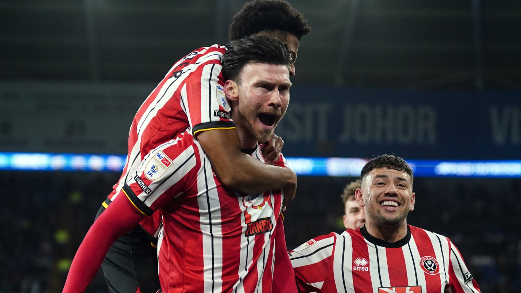 Cardiff City 0-2 Sheffield United: Kieffer Moore double fires Blades to ...