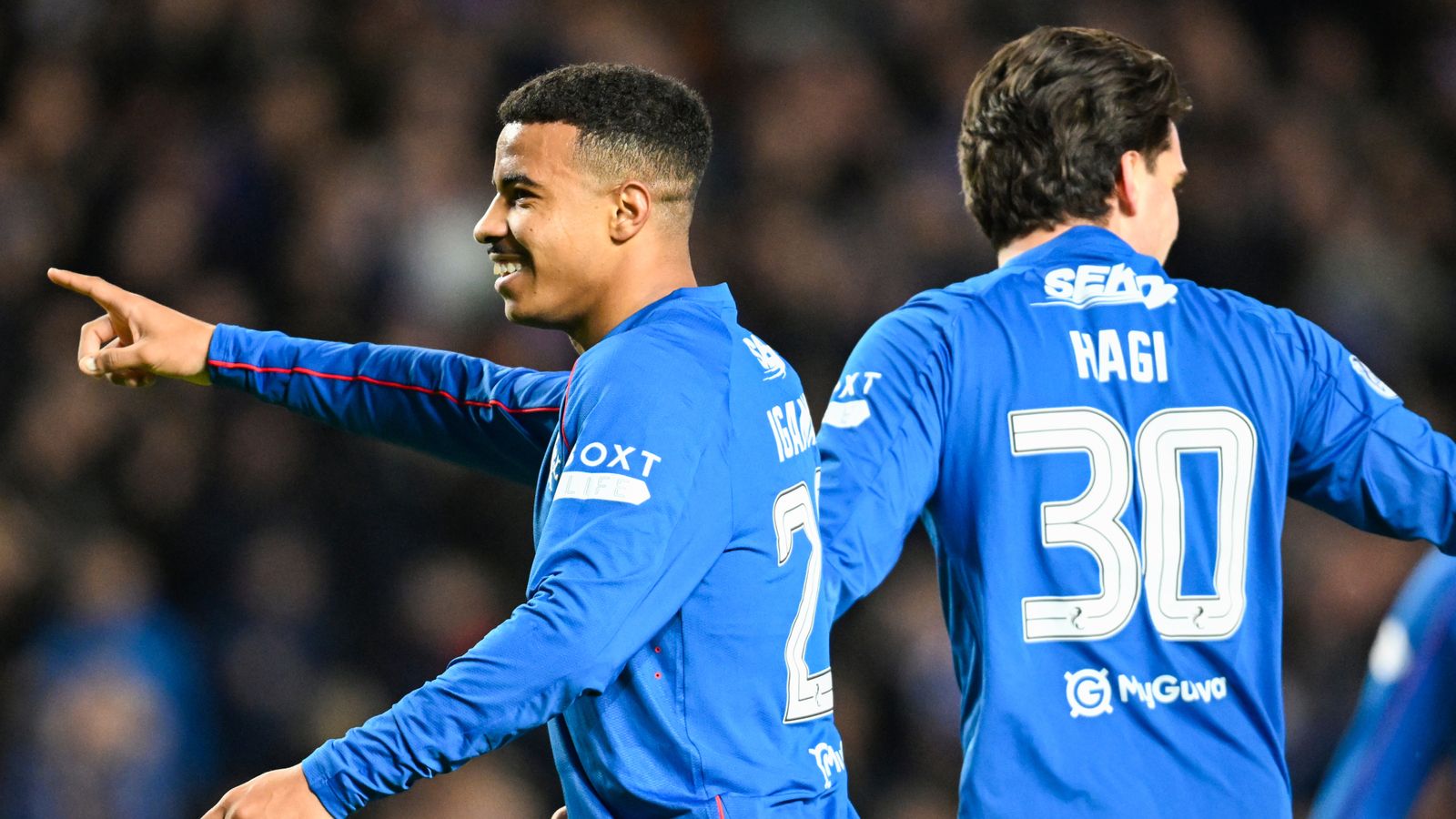 Dominant Rangers beat Aberdeen 3-0 | Football News | Sky Sports