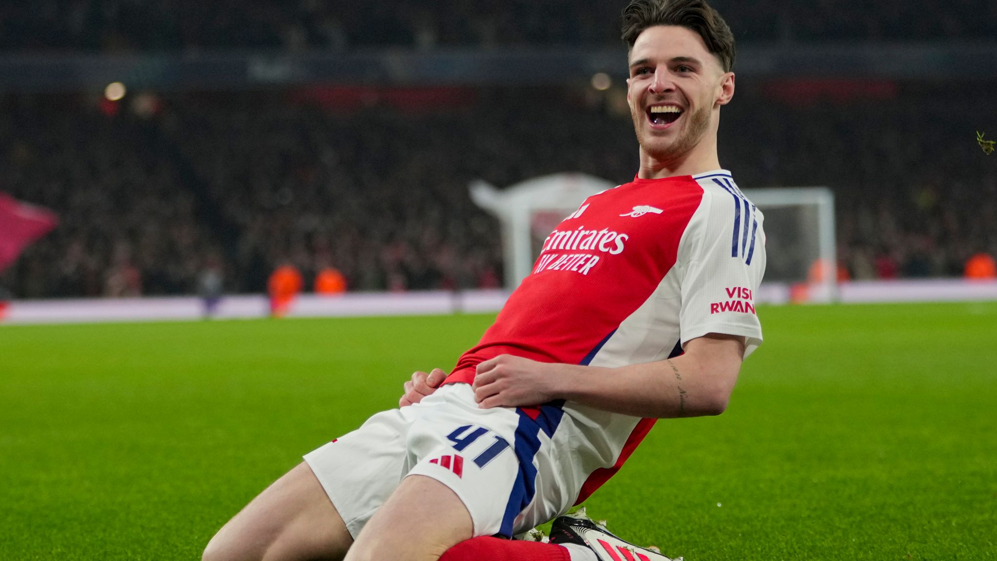 Arsenal 3 - 0 Din Zagreb - Match Report & Highlights