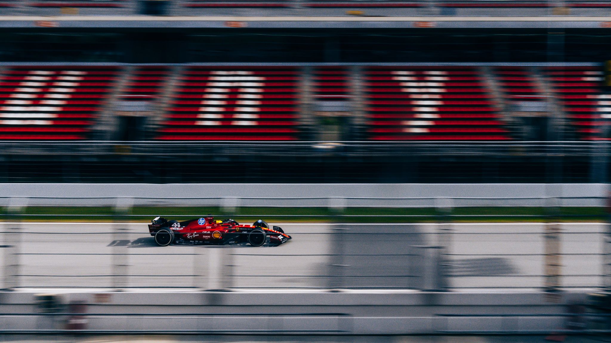 Lewis Hamilton crashes during Ferrari testing at Barcelona on third day ...