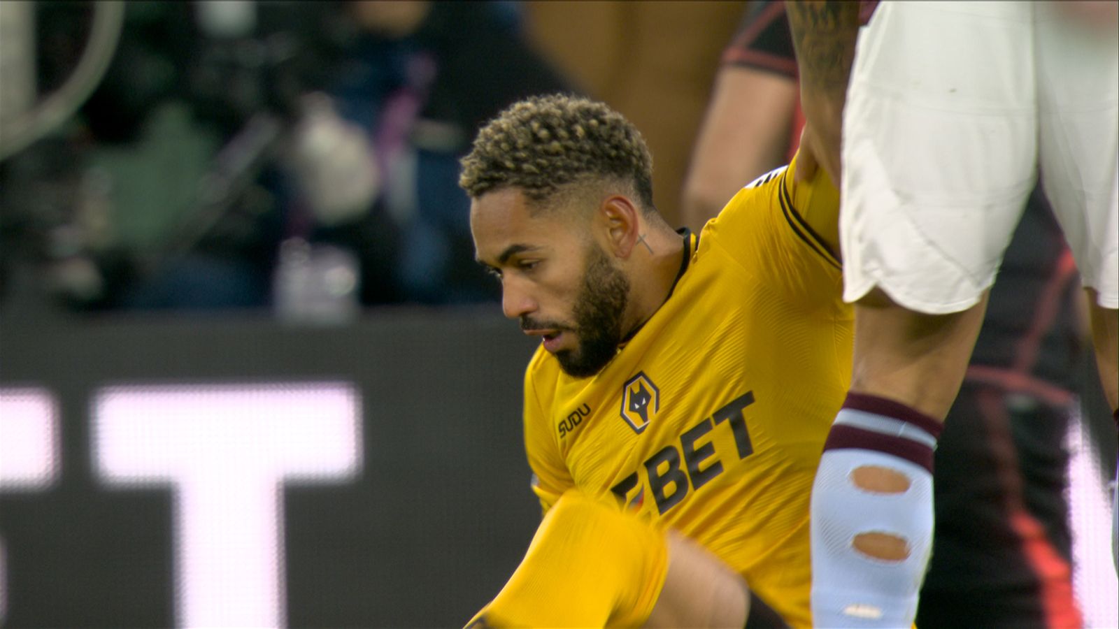 Wolves miss double chance to extend lead | Football News | Sky Sports