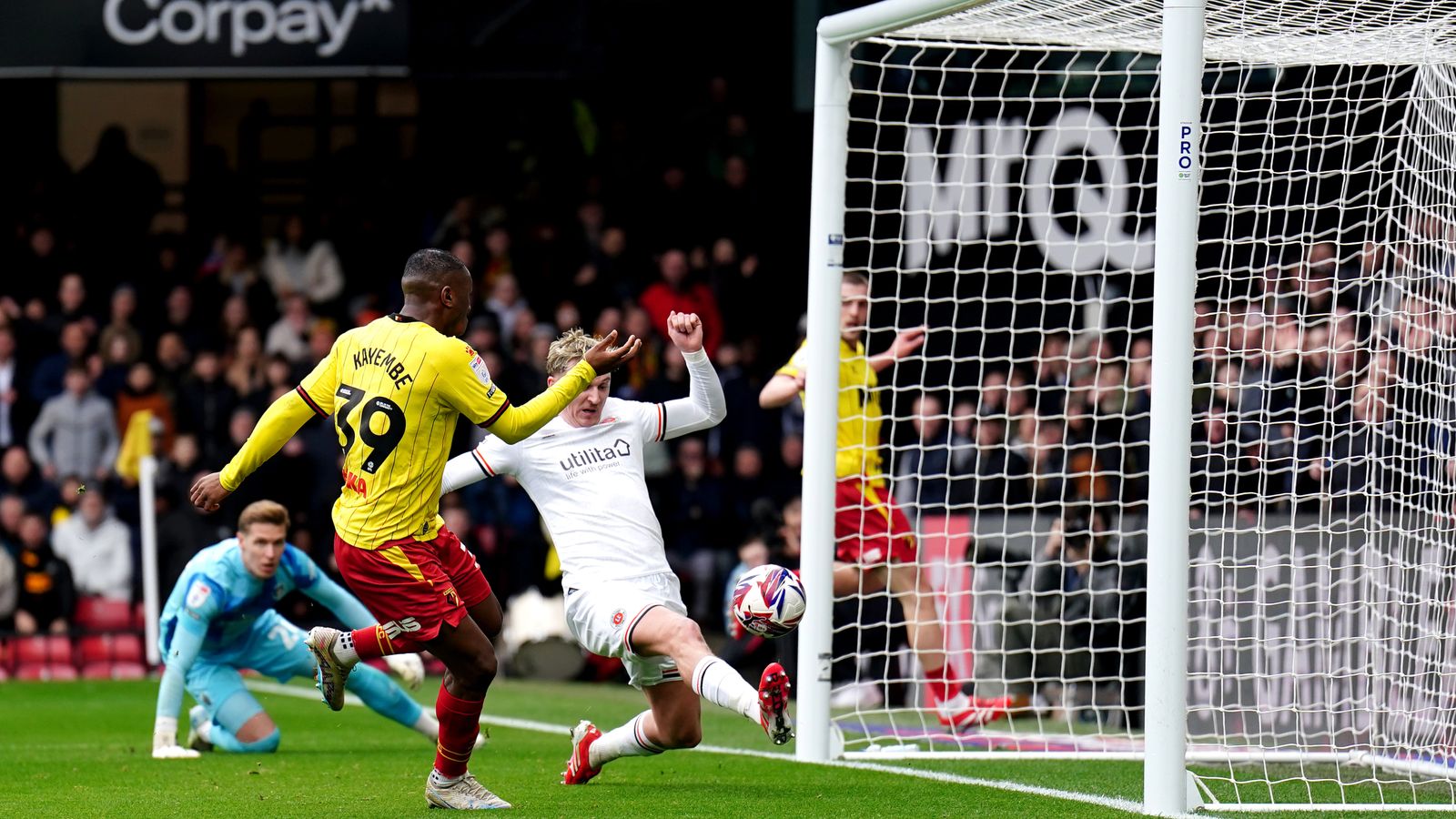 Watford 2 - 0 Luton - Match Report & Highlights