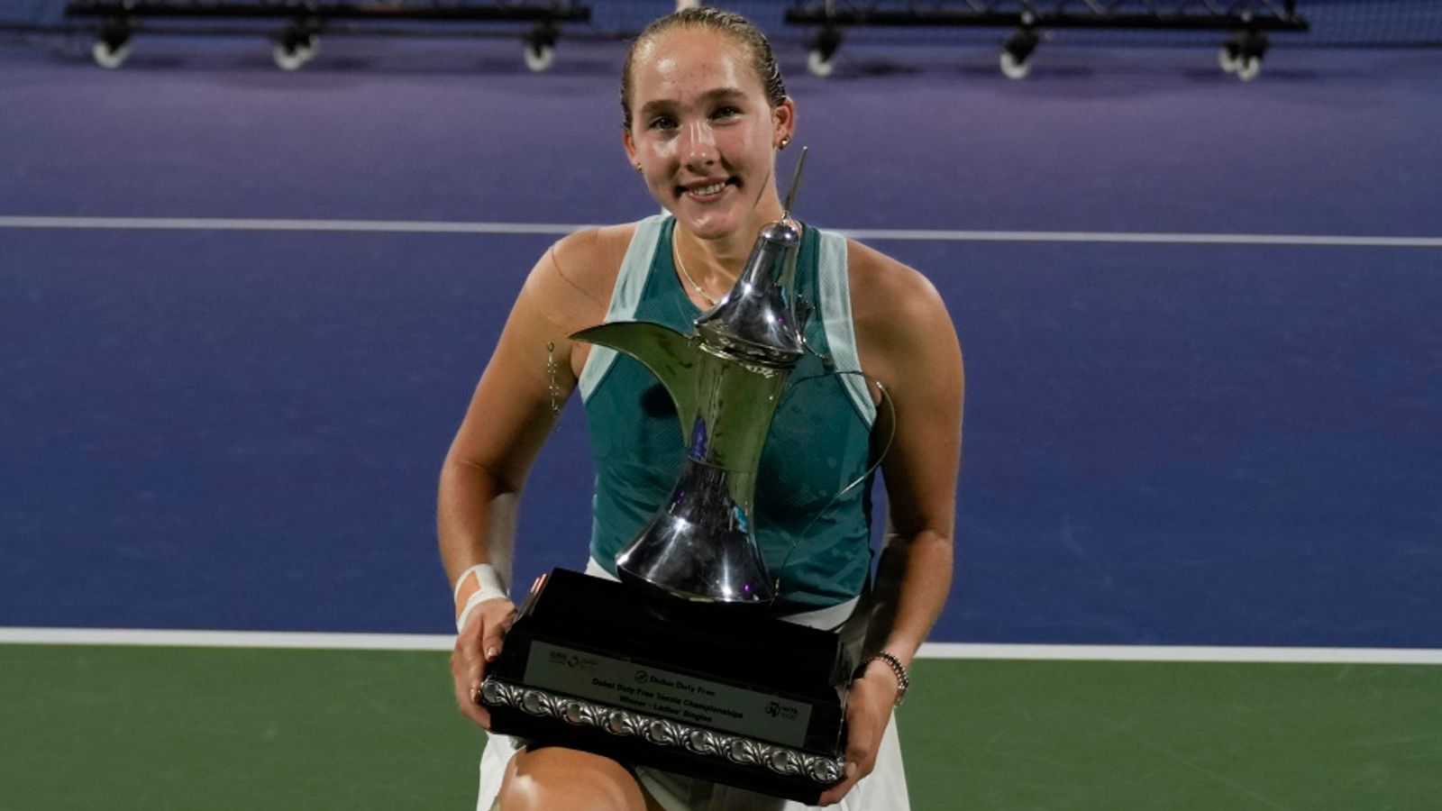 Mirra Andreeva becomes youngest WTA 1000 winner with Dubai victory | Tennis News | Sky Sports